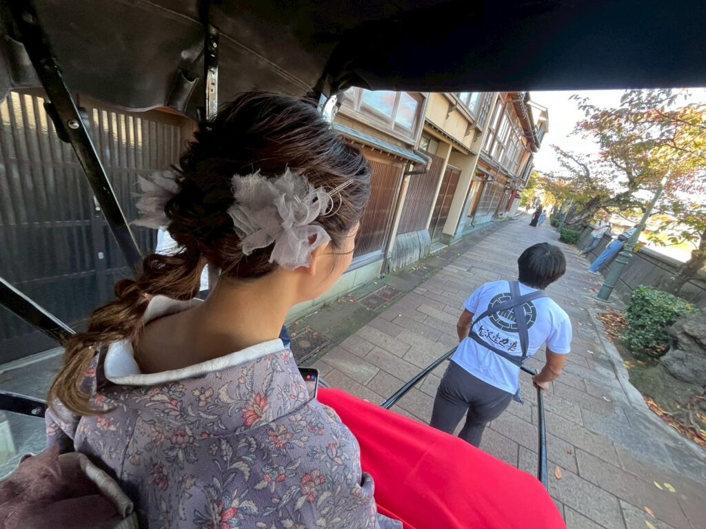 🍁秋の金沢を満喫！紅葉×着物×人力車で特別な時間を | 金沢の着物レンタル椿(つばき)